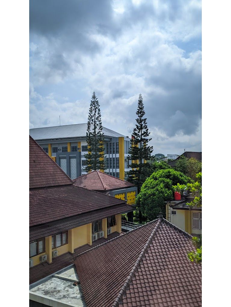 Maukuliah Universitas Tidar